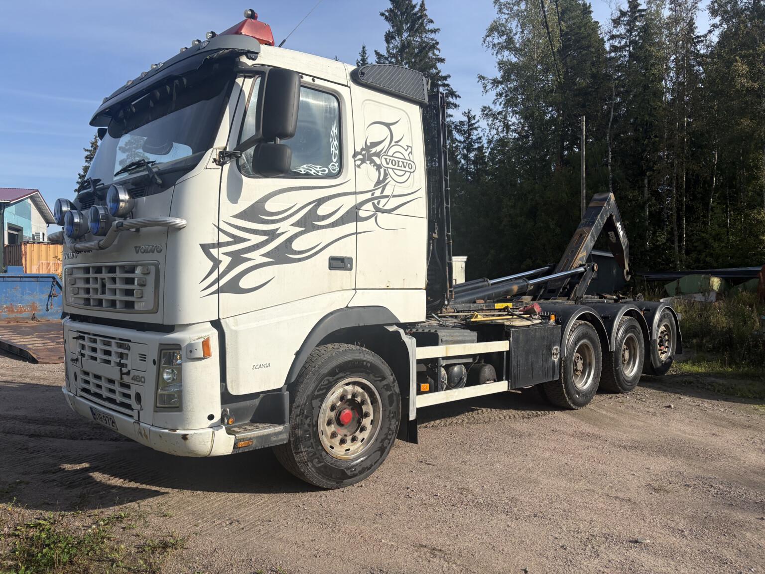 Myytävät käytetyt Koukkulava kuorma-autot - Maatori